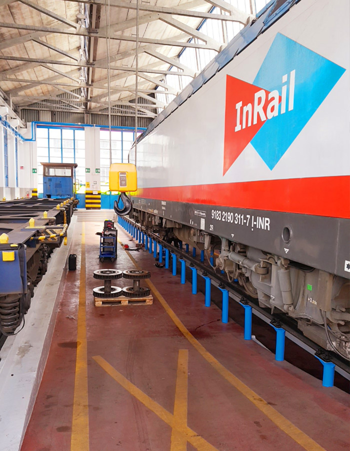 Brake axle replacement on locomotive E190 311 | Traction & Service