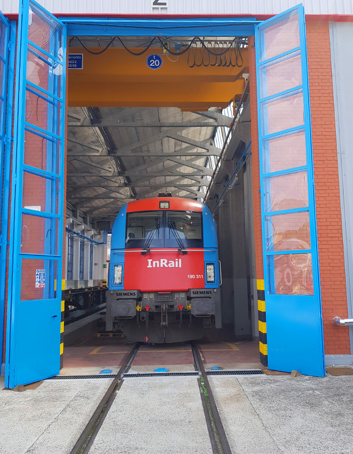 Brake axle replacement on locomotive E190 311 | Traction & Service