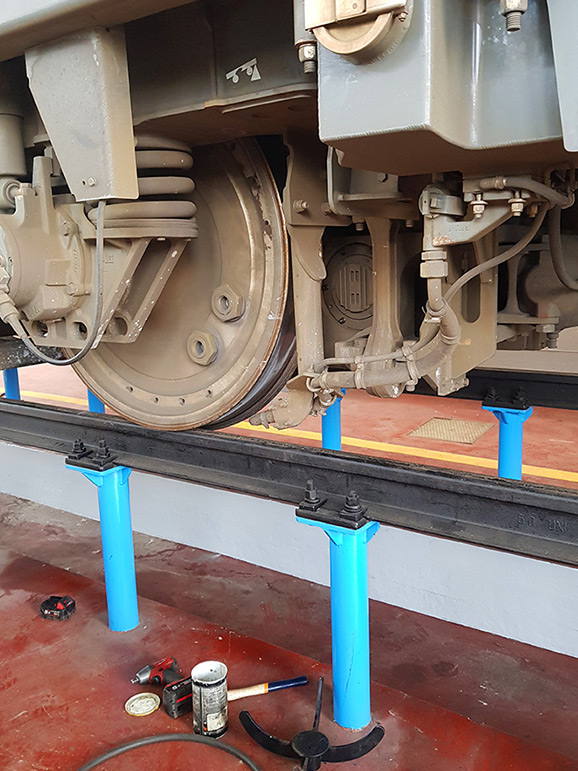 Brake axle replacement on locomotive E190 311 | Traction & Service